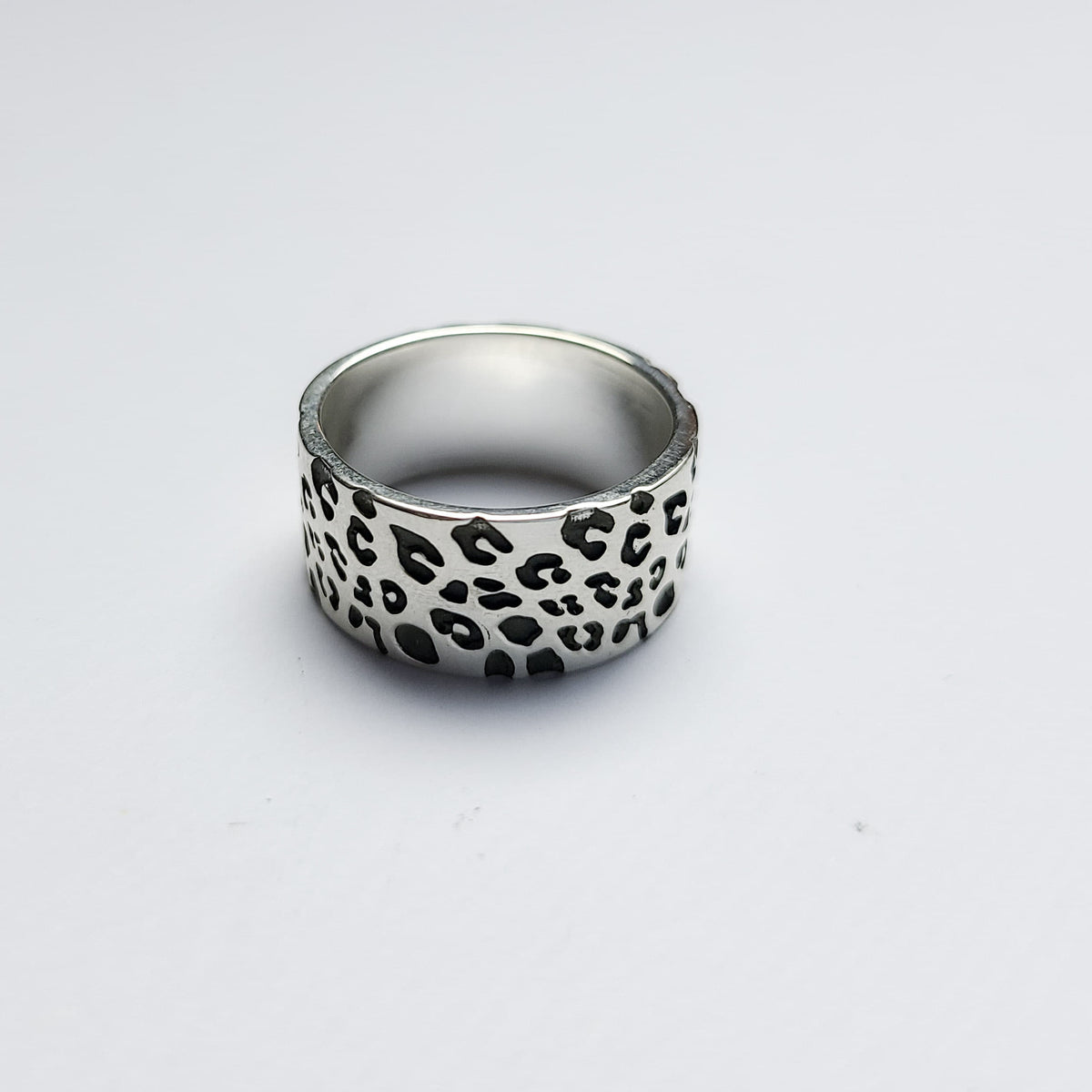 10mm Wide Leopard Print Ring — Inchoo Bijoux